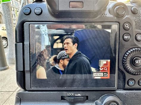 익스트림무비 시내 촬영 첫날 세트장에 도착한 데이비드 코런스웻