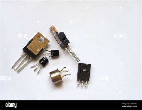 Types De Transistor Triode Triac Mosfet Ou Thristor Pièces Semi Conductrices Photo Stock Alamy