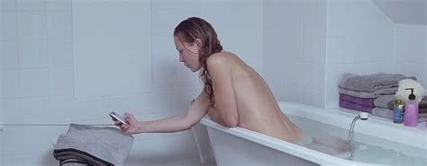 Nude Video Celebs Fanny Risberg Nude Middag Med Familjen 2012