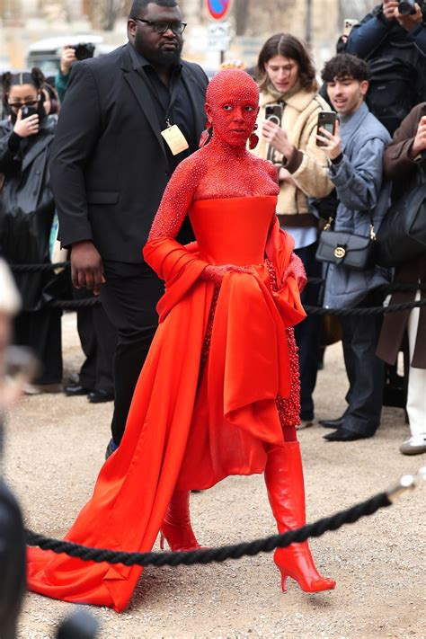 Doja Cat Wore 30000 Crystals And Red Body Paint To Schiaparelli Show