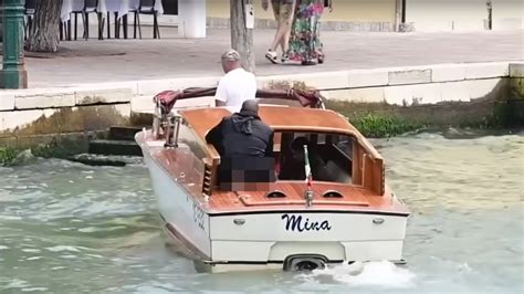 «Без штанов Канье Уэст показал гардероб жены Бьянки Цензори на 2024 год РБК Life