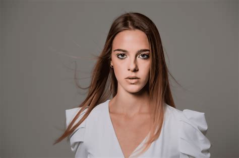 Lizzie Underwood Red Models And Talent