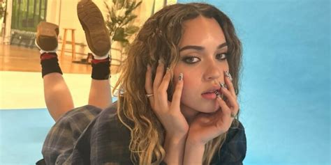 Daniela Avanzini Envoûtante Enflamme Instagram