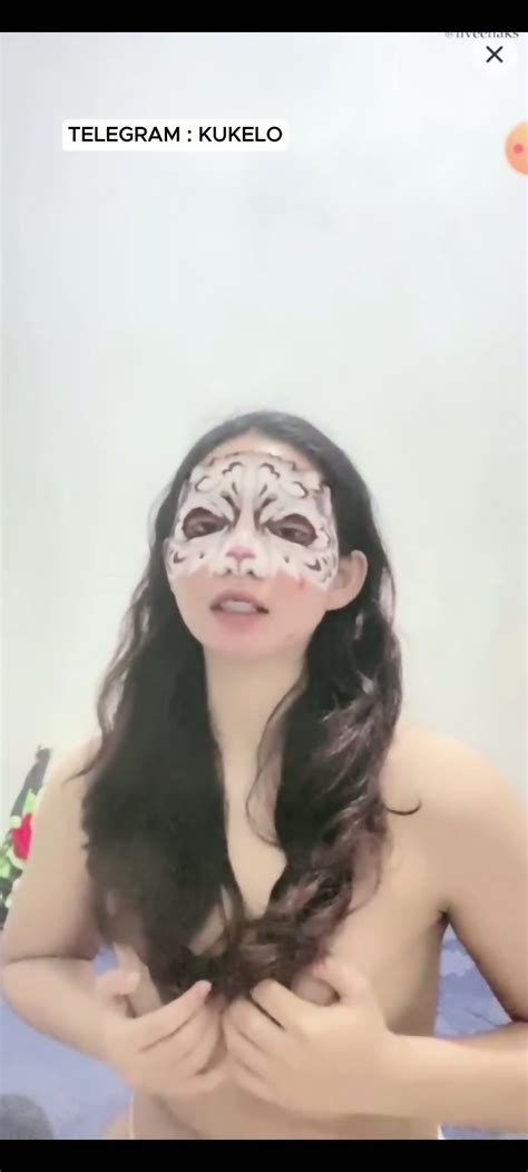 Melly Gemes Juga Kalau Telanjang Dada Gini