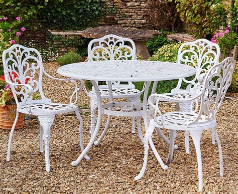 The New Idea Of Recreating Garden Tables And Chair