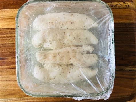 鶏ささみはどう保存する？ 生と加熱後、冷蔵と冷凍、解凍時の注意点… まるっと解説！ Hugkum（はぐくむ）