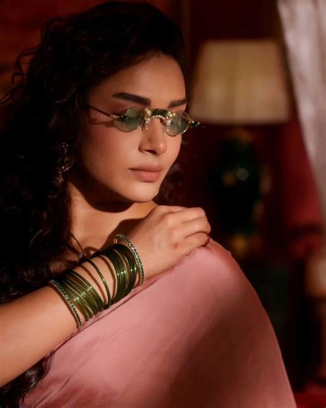 Hari Teja Slays Like A Regal Rani