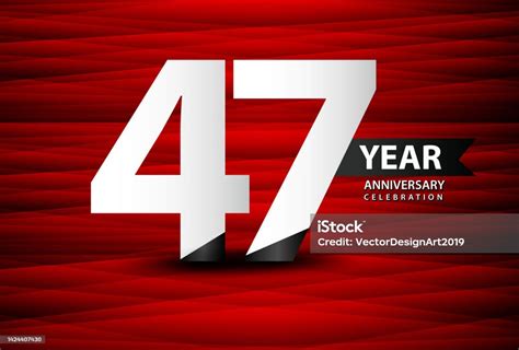 47 주년 기념 로고 로고 벡터 빨간색 배경 47 번호 디자인 47 번째 생일 로고 로고 유형 번호 축하를위한 벡터 기념일 초대장 카드 및 인사말 카드 개념에 대한 스톡
