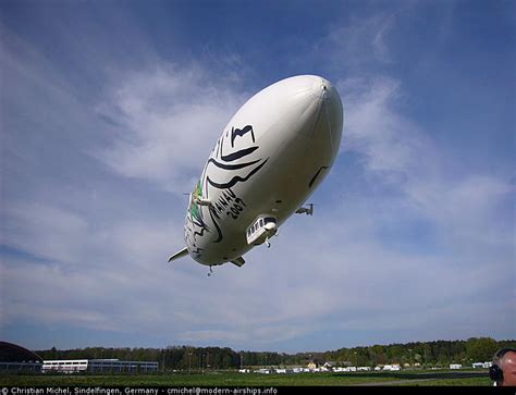 Ledet Zeppelintrapp Til Himmelen Modern Airships Airship Parade Over