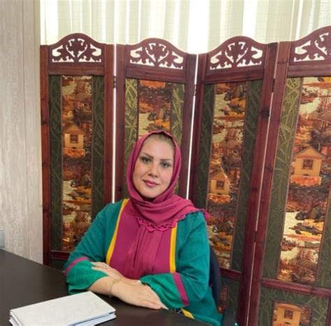 دکتر ماندانا داودی