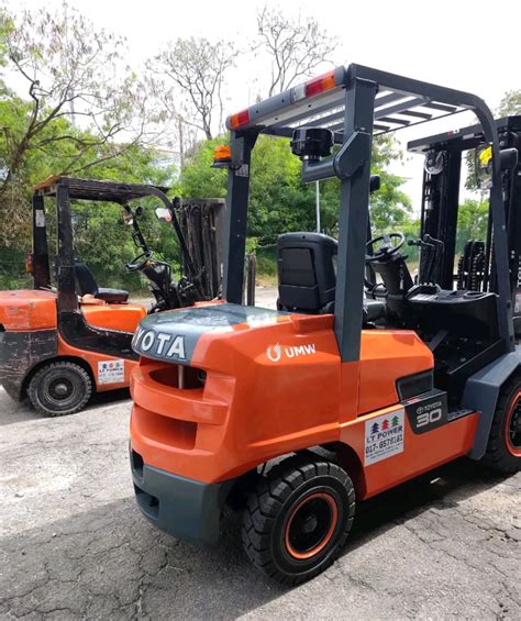 Diesel Engine Power Forklift Rental At Melakamuarbatu Pahat Short
