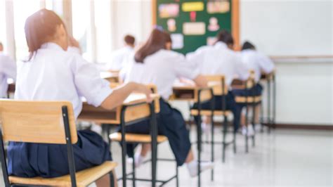 เด็กหลังห้อง นักเรียนหลังห้อง แค่นั่งหลังห้อง ใช่ว่าไม่รักเรียน