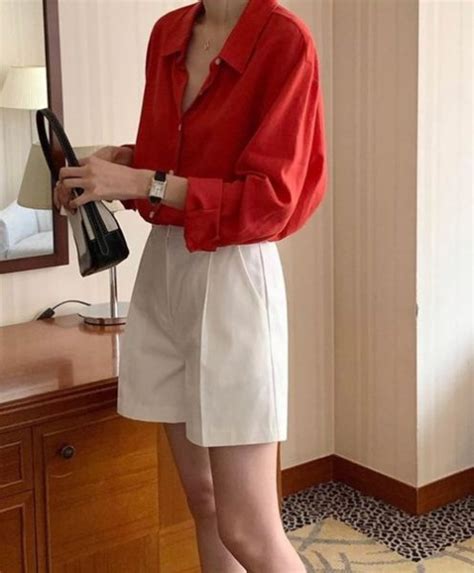 Mix And Match 30 ไอเดียใส่เสื้อสีแดงเก๋ๆ ใส่กับอะไรดี Ladyissue เว็บรีวิวเครื่องสำอาง ชุมชน