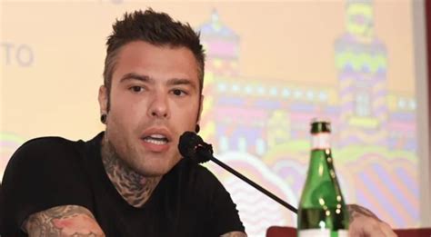 Ludovica De Gresy Chi è La Ragazza Paparazzata Con Fedez
