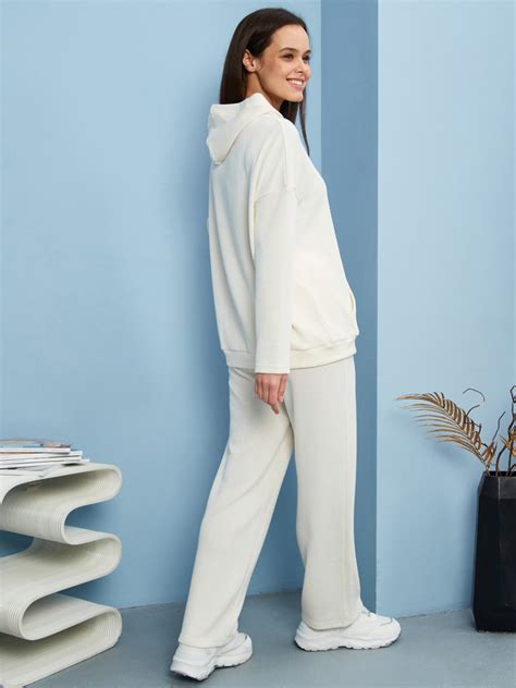 Спортивный костюм женский теплый брючный Rizziano молочный цвет — купить за 1748 руб со скидкой