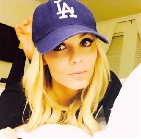 Pin By Emilee On Oc Face Claim Laura Vandevoort Canadian Actresses Laura Vandervoort