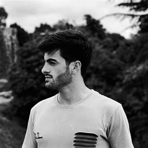 ოთია ფოტო სურათი