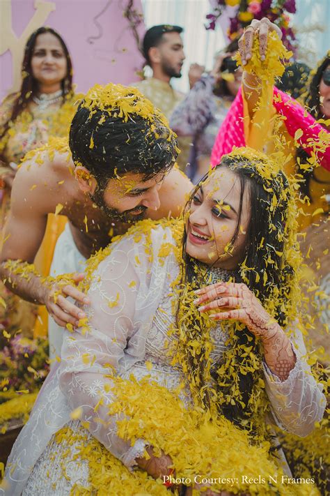 Janvi Shah And Yazad Bhesania Taj Aravali Resort And Spa Udaipur Weddingsutra