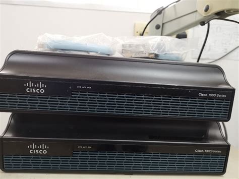 Cisco 1900 Router With Console Serial Cable Powerchord X 2 Set For