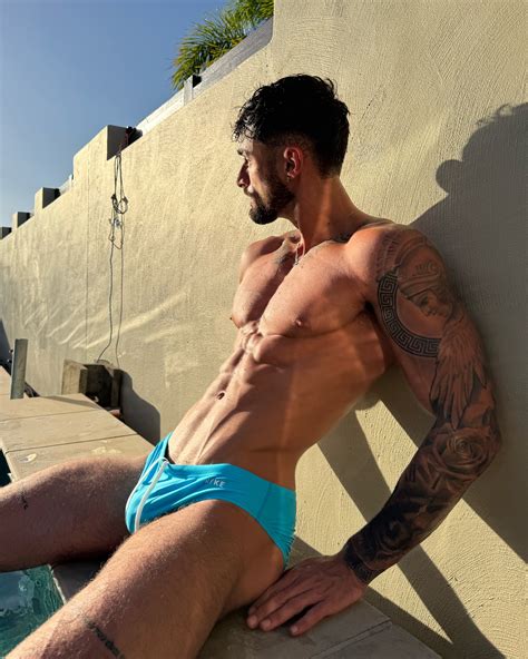 Yanni Nicolau Yanninicolau • Instagram Photos And Videos