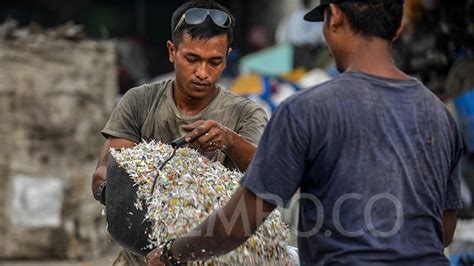 Berkunjung Ke Industri Pengolahan Limbah Plastik Di Bekasi Foto Tempo Co