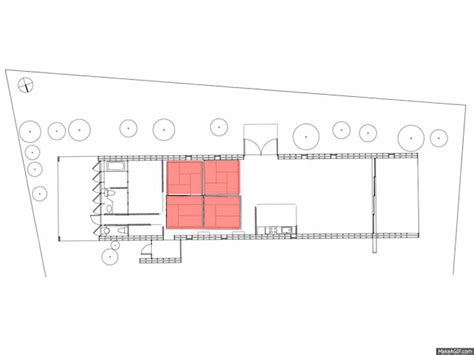 Naked House Morphology