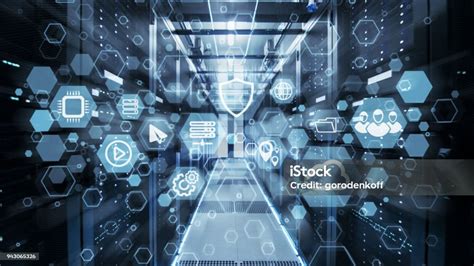 데이터를 작업에 복도의 총 랙 서버와 슈퍼 컴퓨터 센터 다른 컴퓨터 설명 아이콘 그리고 전경에 있는 기호 클라우드 컴퓨팅에 대한 스톡 사진 및 기타 이미지 Istock