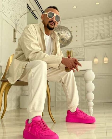 Faris Shafi Biography Age Wife Mother Sister Songs Showbiz Hut