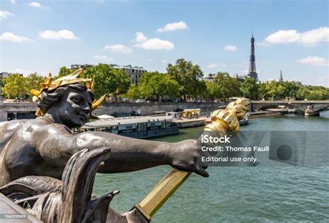 파리의 퐁 알렉산드르 Iii 다리에 18 세기 동상의 세부 사항 18세기에 대한 스톡 사진 및 기타 이미지 18세기 교량