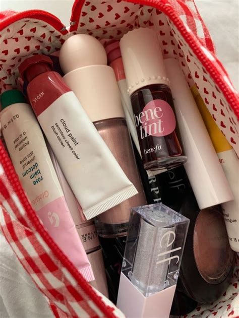 Пин от пользователя Ellada на доске Cosmetics💜 | Предметы макияжа ...