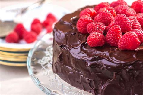 Як готувати торт з малиною