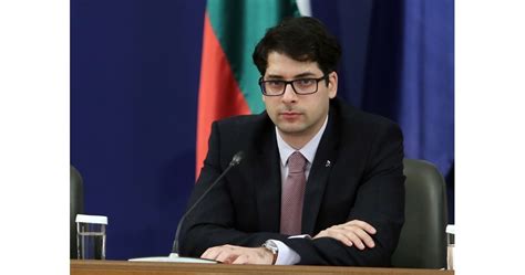 Докладът на БНБ за еврото скара Пеканов и Възраждане