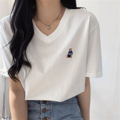 국산 Usa테디베어 브이넥 반팔티셔츠 에이블리