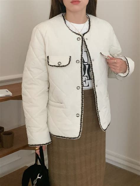 여자 노카라 퀄팅 자켓 누빔 라운드넥 여성 마이 경량자켓 루즈핏 싱글자켓 상의 탑 데일리 등산 캠핑 나들이룩 캐주얼 올매치 20대 30대 40대 코디 패션 스타일 포켓 화이트 블랙