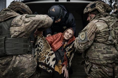 24 Канал 😔Через російське вторгнення люди з прифронтової Донеччини мають залишати населені