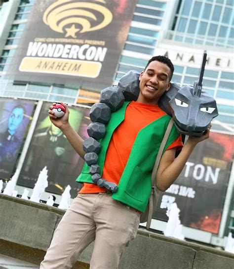 Brock And Onix • Wondercon 2018 Pokemon Onix Brock Wondercon Cosplay Amino