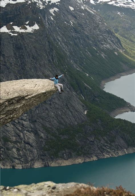 32 Photos That Will Make Your Stomach Drop