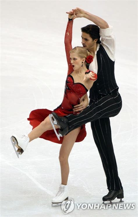 아이스댄스 1위 연기 연합뉴스
