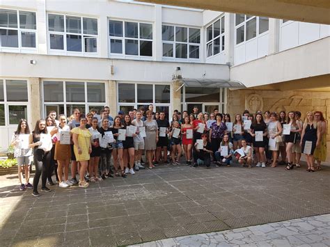 10 клас завършва първи гимназиален етап на средното си образование ПЕГ Йоан Екзарх Враца