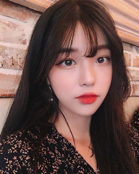 홍민하 멜팅코코☽ On Instagram “가을이라 향수 바꾸고싶은데 향수 추천받아요 🙋🏻‍♀️🍂” Gaya Rambut Gadis Gaya Rambut