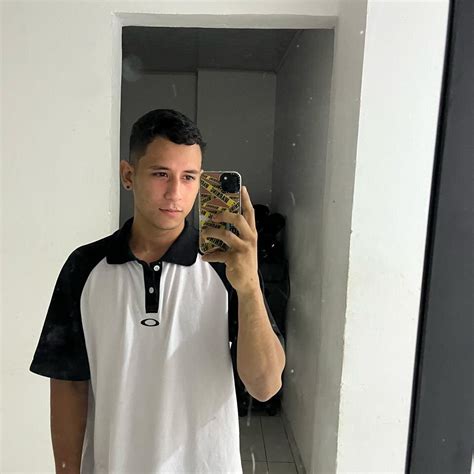 Hankmartinez Nude On Cam Live Sex Chat On Fapchat