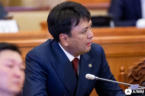 Т Доржханд Хятадууд ороод ирнэ гэж хачин юм ярьдагаа больцгоо