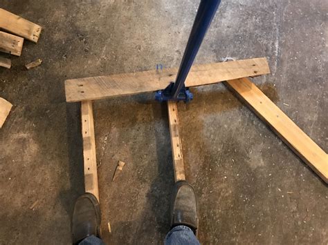 Building A Workbench Out Of Pallets 5 Steps With Pictures