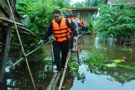 ដោយមានការដឹកនាំនិងភាពទទួលខុសត្រូវខ្ពស់លើសុខទុក្ខរបស់ប្រជាពលរដ្ឋដែលរងគ្រោះដោយទឹកជំនន់និងមានជីវភាព