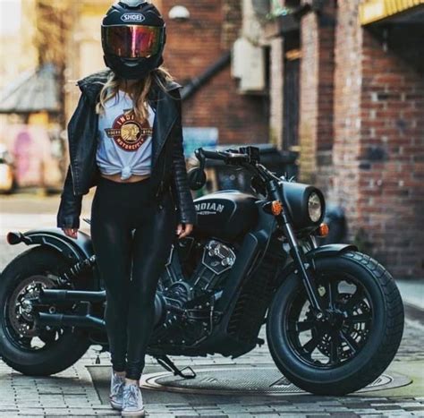 Девушки и мото ВКонтакте