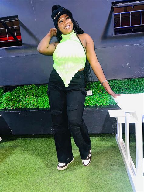 Lizzy K Lizzy K Added A New Photo