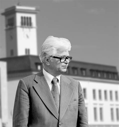 РОТАРИ КЛУБ ОТКРИВА МЕМОРИАЛ НА ГЕОРГИ ДАНЧЕВ В СЛИВЕН Ирида Сливен