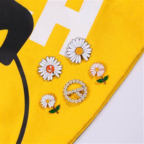 Huy Hiệu Kim Loại Biểu Tượng Gd Daisy