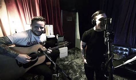 Shinedowns Brent Smith And Zach Myers Perform Black Crowes Video