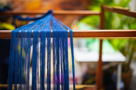 직조 기계 가정용 직조 전통적인 태국 실크 직조에 사용됩니다 태국의 섬유 생산 고대의에 대한 스톡 사진 및 기타 이미지 고대의 공예 공장 산업 건물 Istock